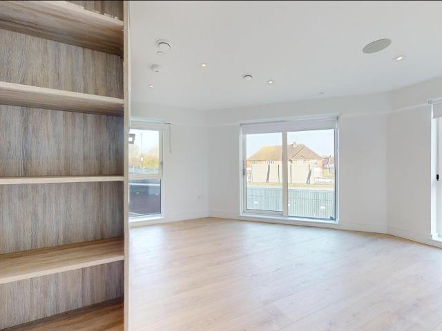 Apartment at Coombe Lane, Greater London