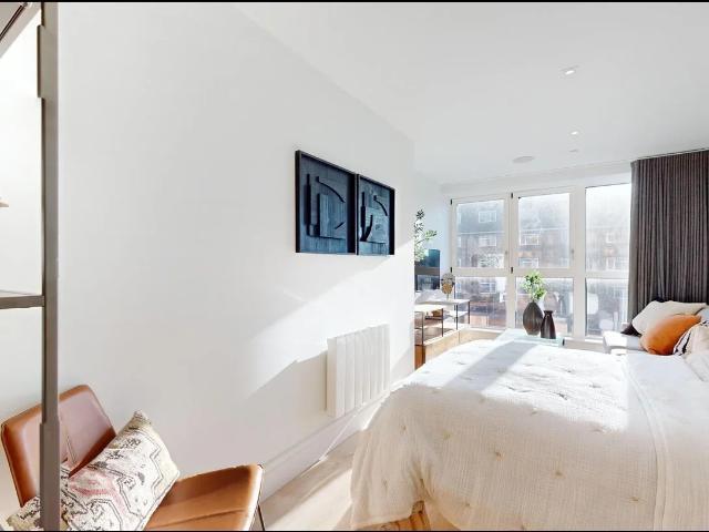 Apartment at Coombe Lane, Greater London