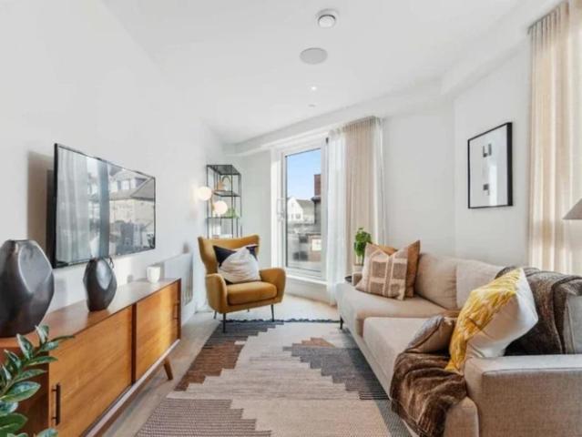 Apartment at Coombe Lane, Greater London