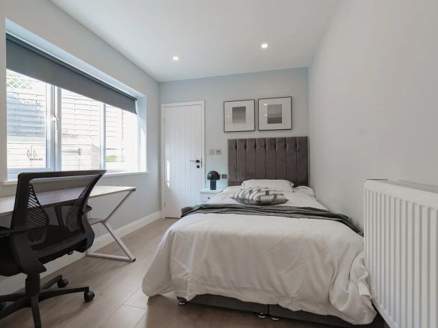 Room at Coombe Walk, Greater London
