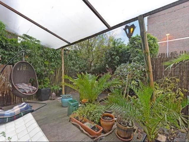 Apartment at Coopers Lane, Greater London