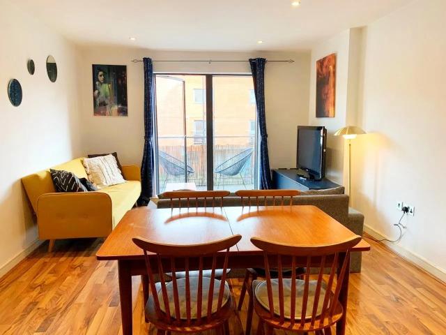Apartment at Copenhagen Street, Greater London
