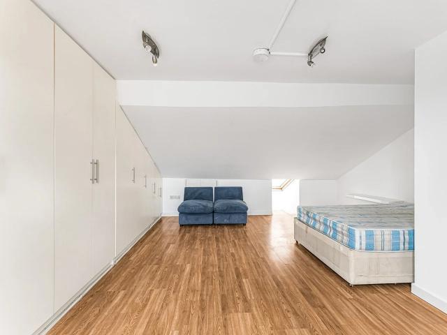 Apartment at Coppermill Lane, Greater London