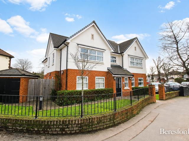 Apartment at Coronation Drive, Greater London