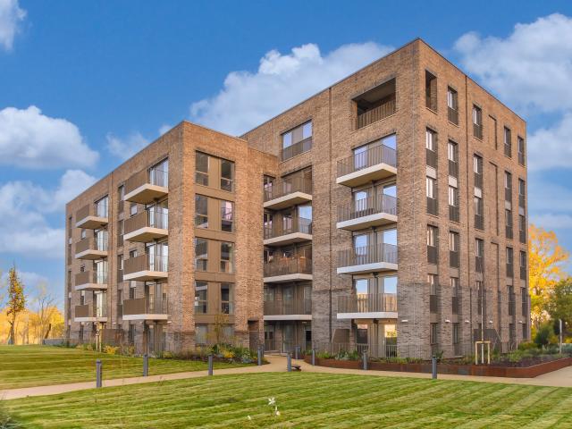 Apartment at Cornforth Lane, Greater London