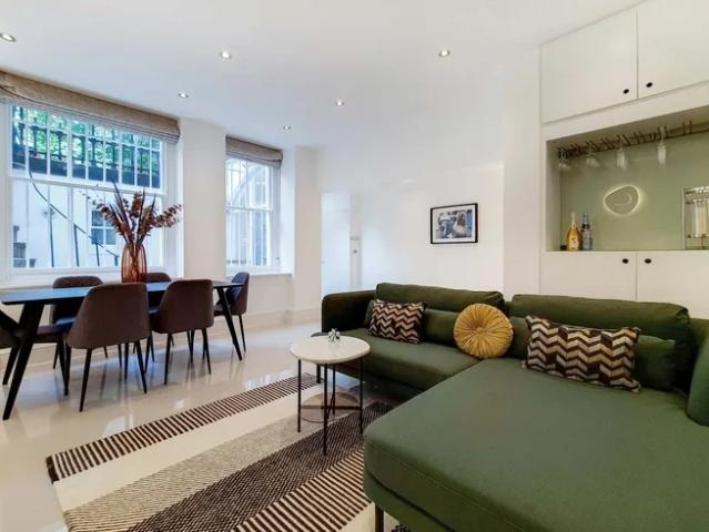 Apartment at Cornwall Gardens, Greater London