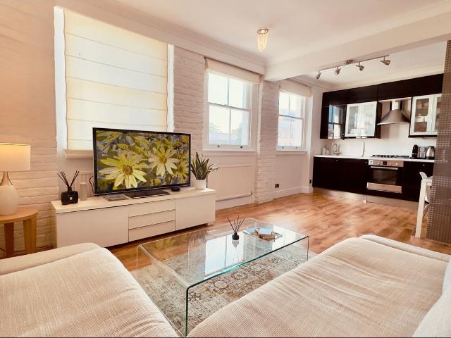 Apartment at Cornwall Gardens, Greater London