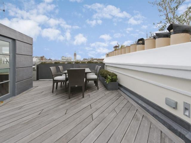 Apartment at Cornwall Gardens, Greater London