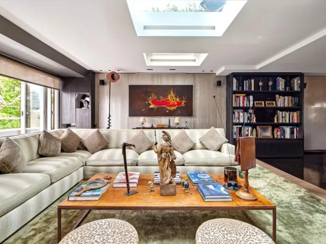 Apartment at Cornwall Gardens, Greater London