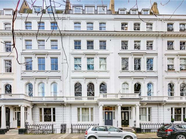 Apartment at Cornwall Gardens, Greater London