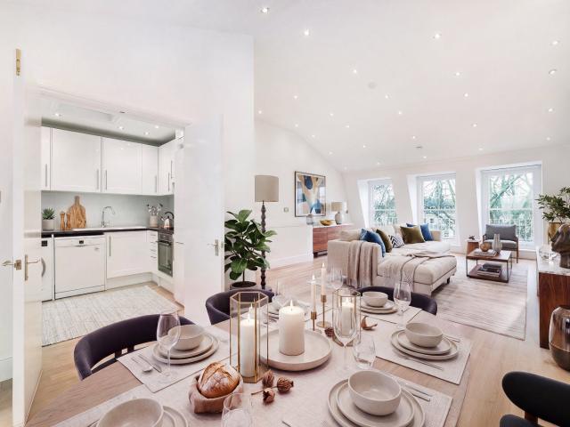 Apartment at Cornwall Gardens, Greater London