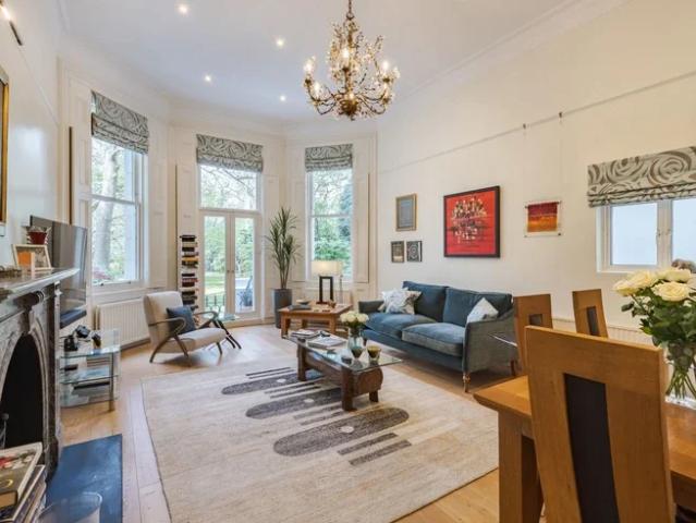 Apartment at Cornwall Gardens, Greater London