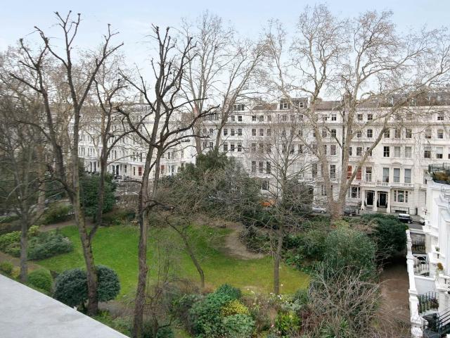 Apartment at Cornwall Mews South, Greater London