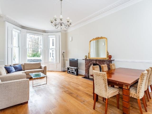 Apartment at Cornwall Mews South, Greater London