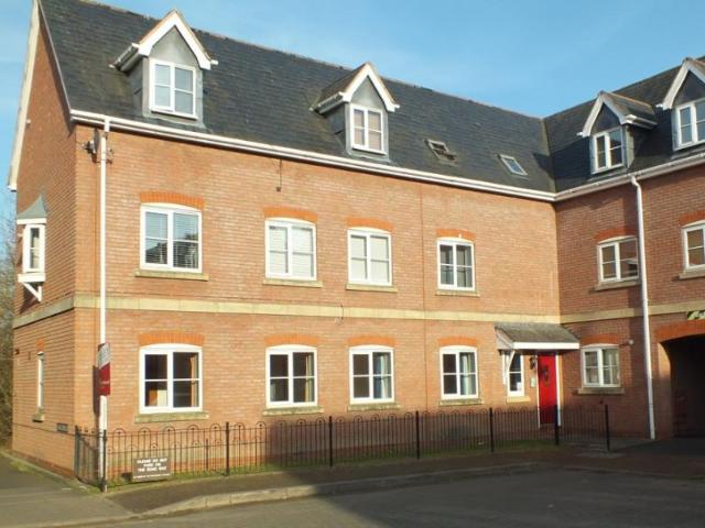 Apartment at Cornwood Lane, Metropolitan Borough of Solihull