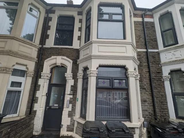 Apartment at Corporation Road, Cardiff