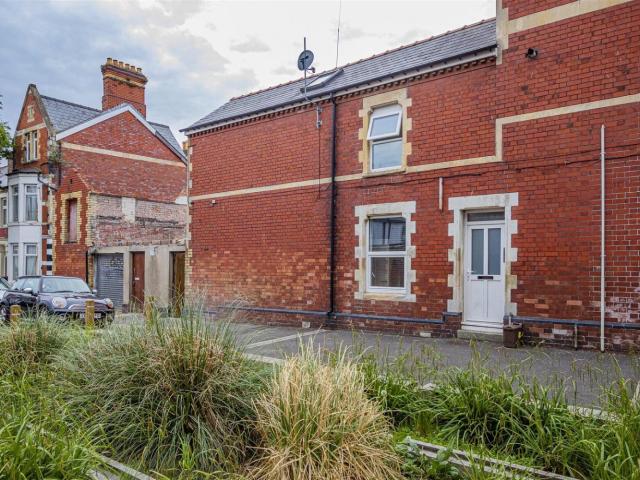 Apartment at Corporation Road, Cardiff