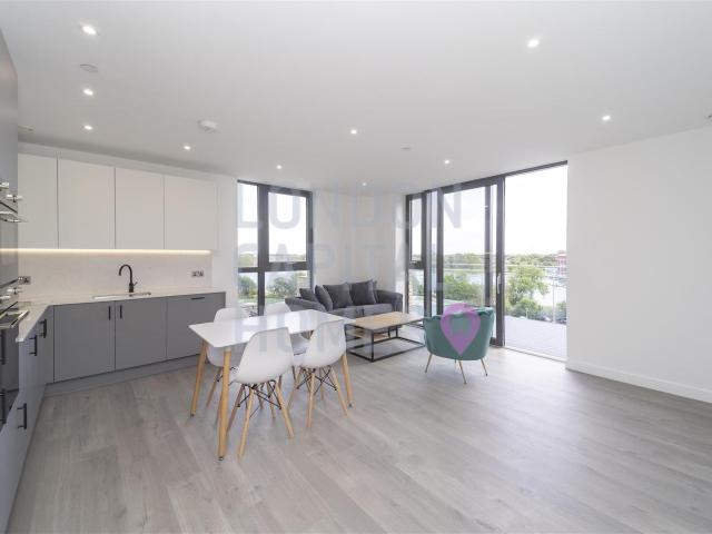 Apartment at Coster Avenue, Greater London