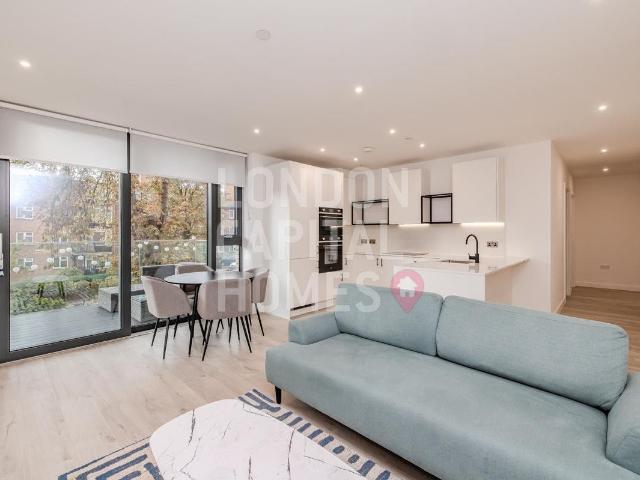 Apartment at Coster Avenue, Greater London