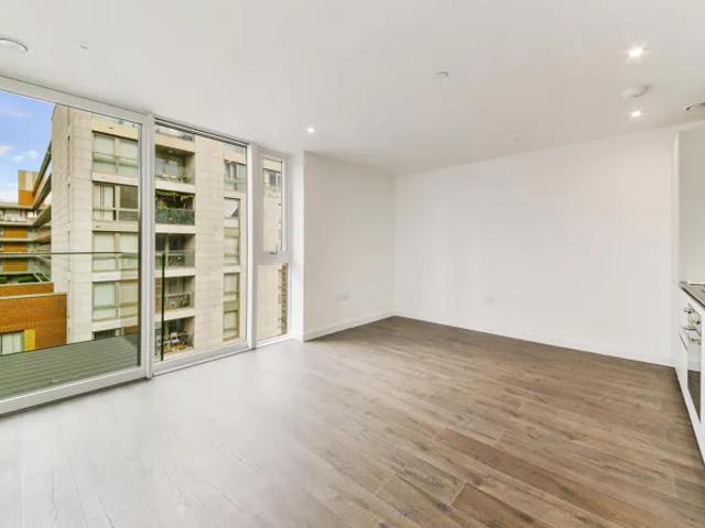 Apartment at Coster Avenue, Greater London