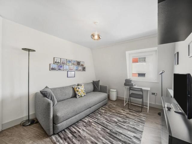 Apartment at Catesby Street, Greater London