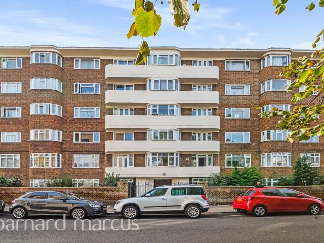 Apartment at Cathnor Road, Greater London