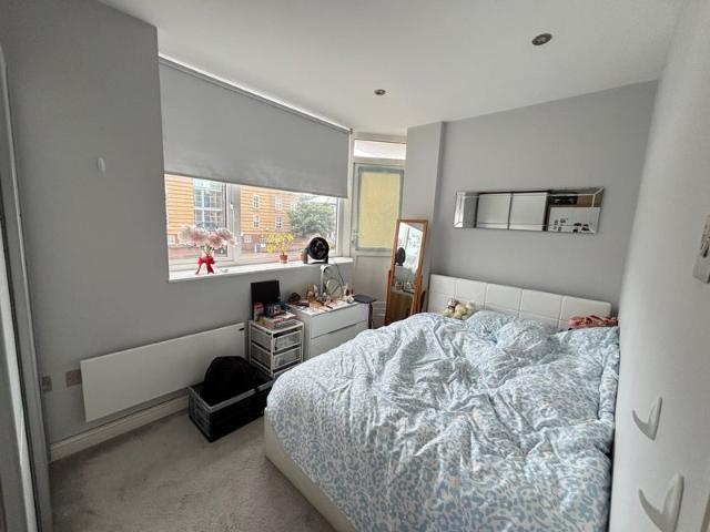 Apartment at Cathnor Road, Greater London
