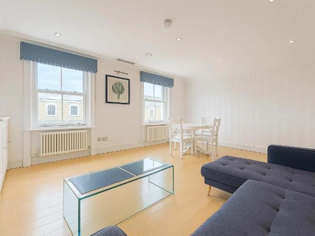 Apartment at Cathcart Road, Greater London
