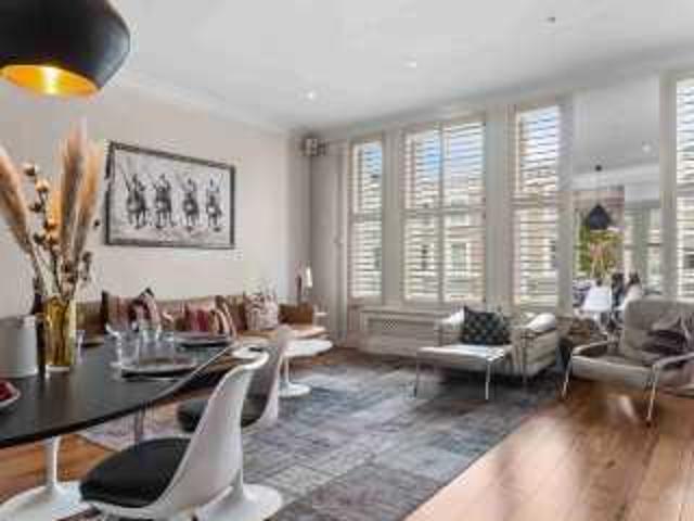 Apartment at Cathcart Road, Greater London