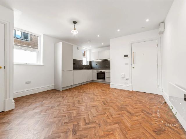 Apartment at Cathedral Road, Cardiff