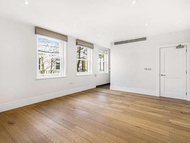 Apartment at Cavalry Square, Greater London