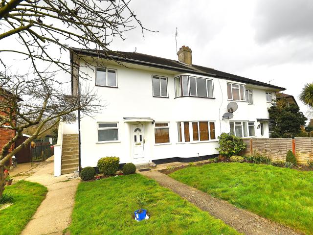 Apartment at Cavendish Avenue, Greater London
