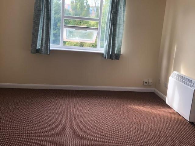 Apartment at Cavendish Avenue, Greater London