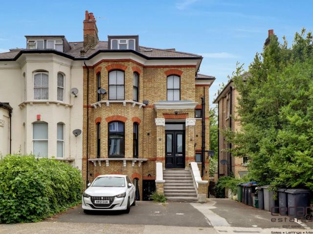 Apartment at Cavendish Road, Greater London