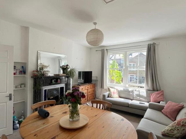 Apartment at Cavendish Road, Greater London