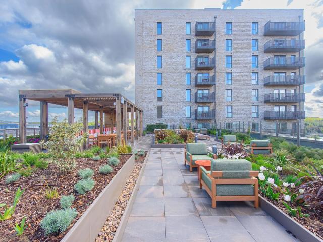 Apartment at Caversham Road, Greater London