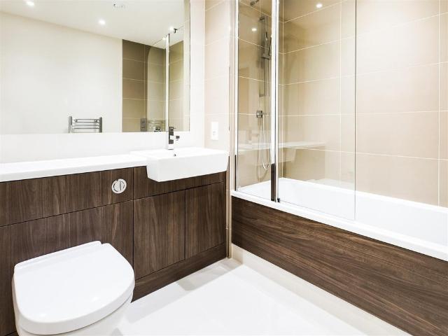 Apartment at Caversham Road, Greater London