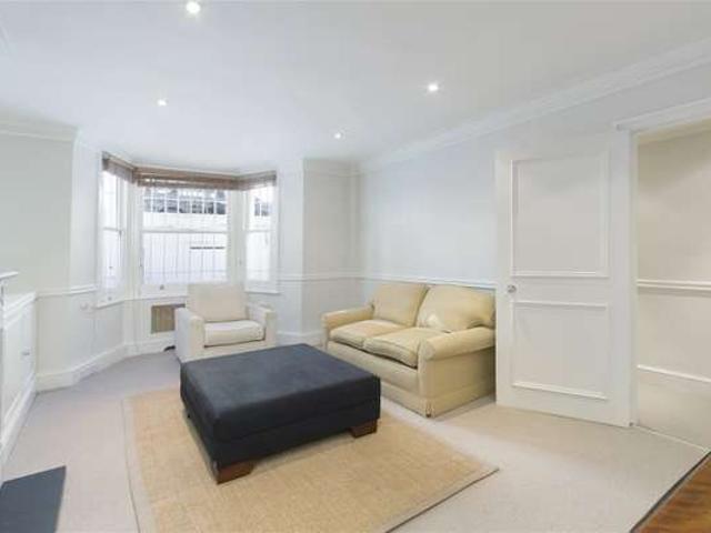 Apartment at Caversham Street, Greater London