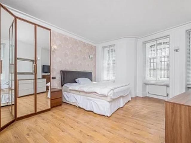 Apartment at Cabbell Street, City of Westminster