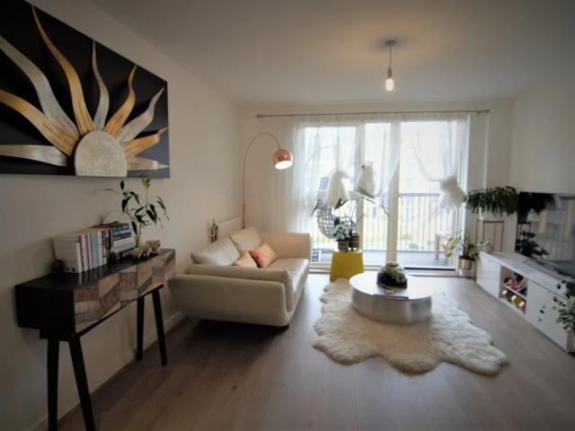 Apartment at Cabot Close, Greater London