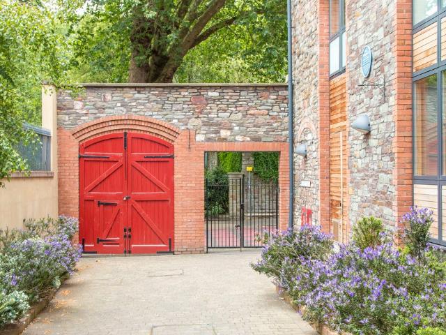 Apartment at Cabot Mews, Bristol