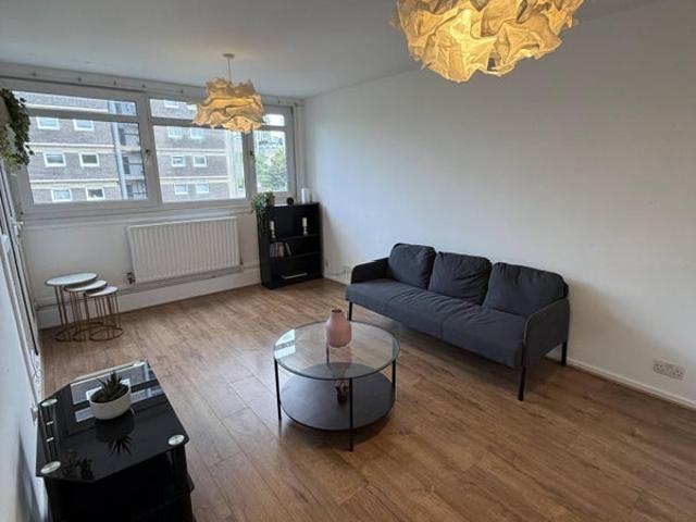 Apartment at Cable Street, Greater London