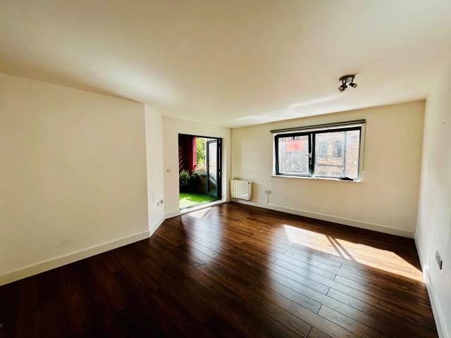 Apartment at Cable Street, Greater London
