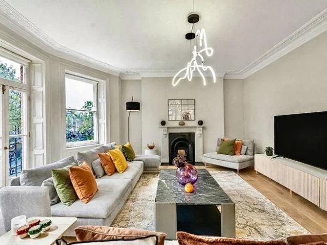 Apartment at Cadogan Gardens, Greater London