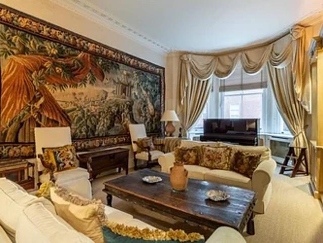 Apartment at Cadogan Gardens, Greater London