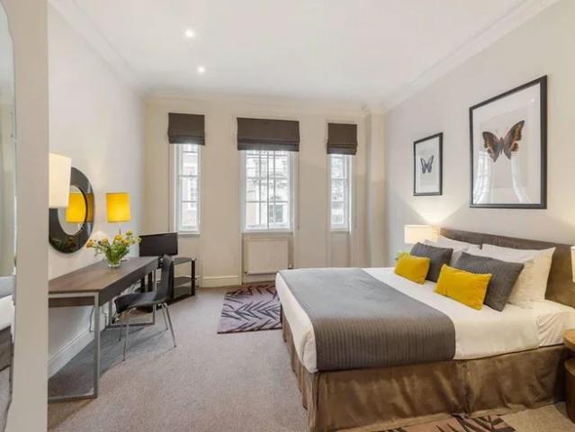 Apartment at Cadogan Gardens, Greater London
