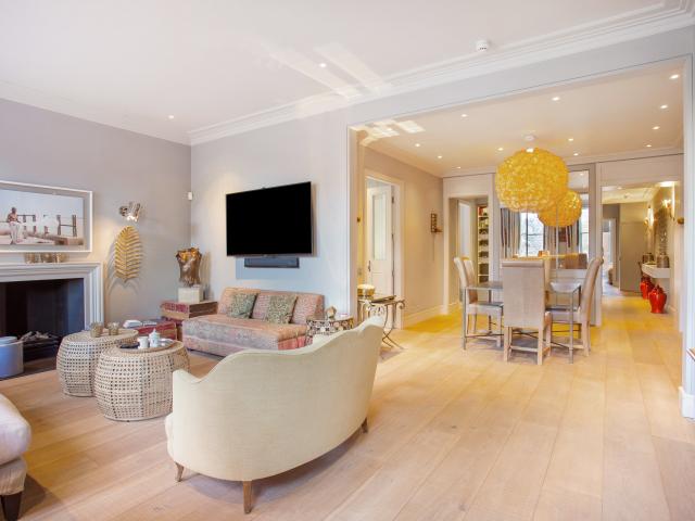 Apartment at Cadogan Gardens, Greater London