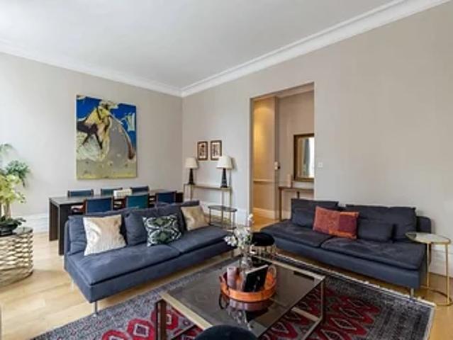 Apartment at Cadogan Square, Greater London