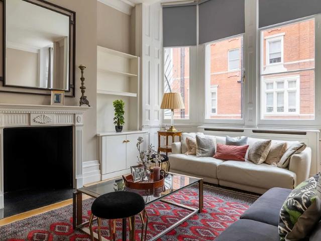 Apartment at Cadogan Square, Greater London