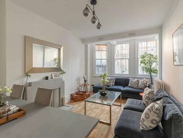 Apartment at Cadogan Square, Greater London